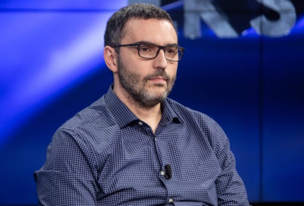 "Haja bukë me sheqer" - A gënjeu Arlind Qori, për varfërinë e familjes ...