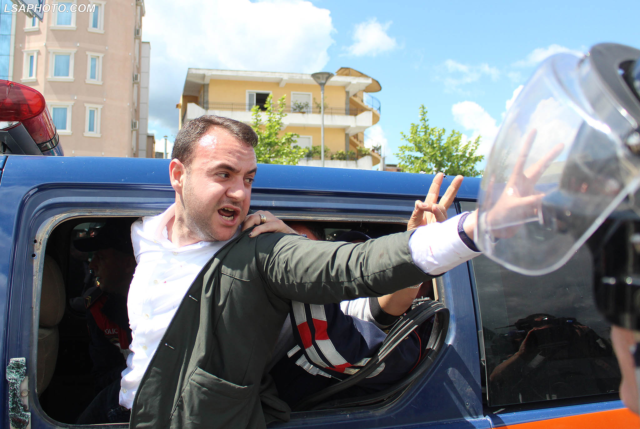 Balliu Junior: Nesër do çlirojmë Tiranën - S'ka Problem