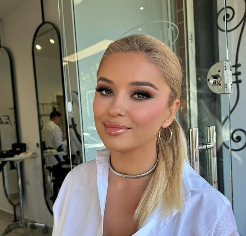 Si rrallëherë, Alketa Vejsiu flet për familjen: Nuk e kemi për famë - S ...