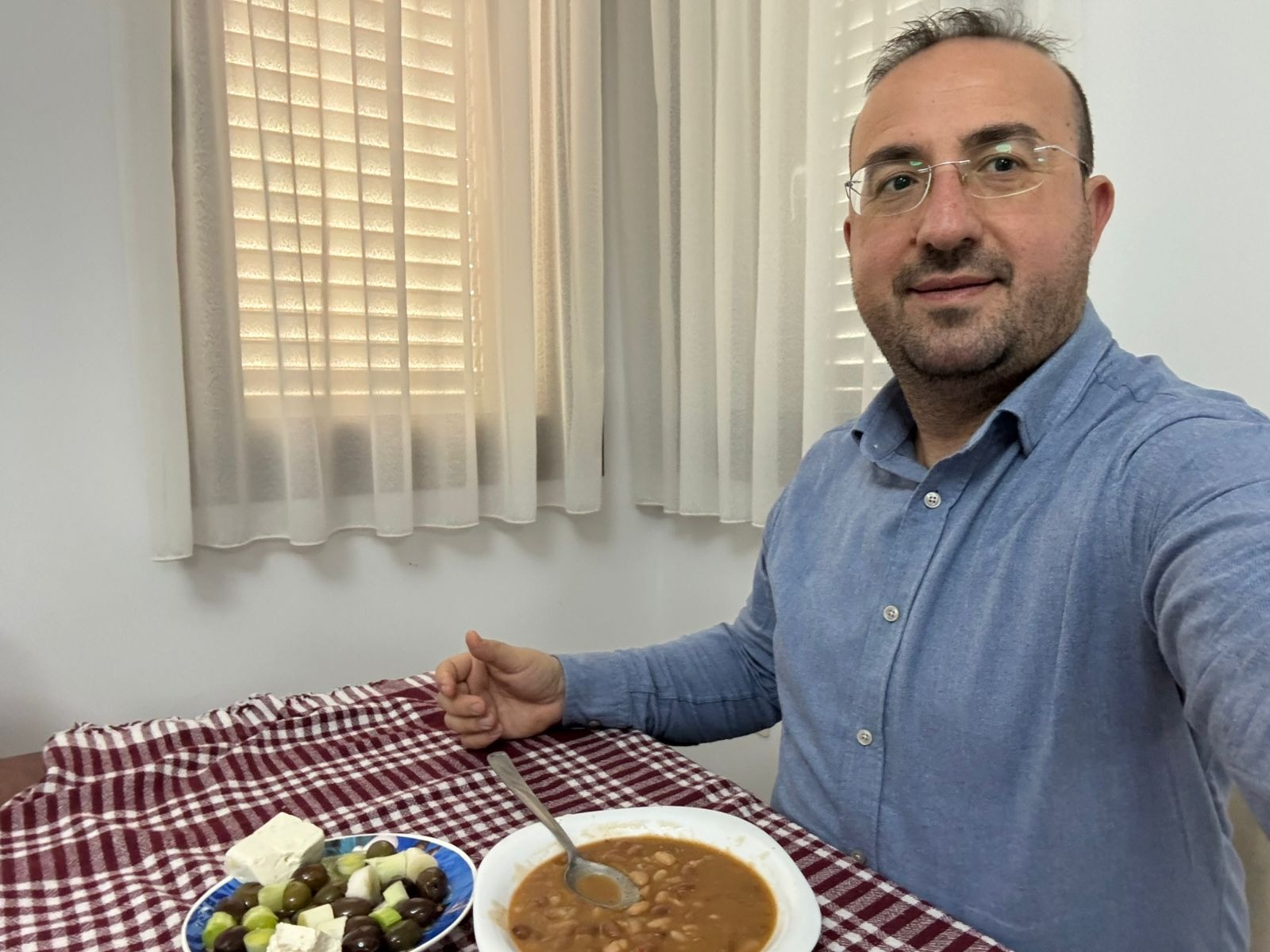 Një pjatë fasule për të marrë fuqi nga protesta e së hënës.... - S'ka ...